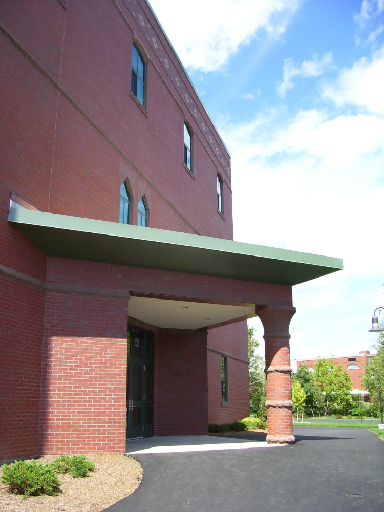 Pinkerton Academy Freshman Building - Spaulding Brick